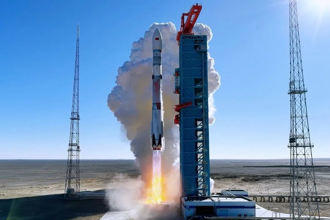 China's LandSpace Zhuque-3 Reusable Rocket Fails Landing After Launch ...
