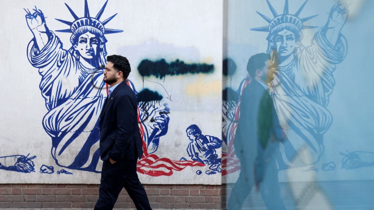 Trump Hopeful of Iran Deal After Tehran Warns of Regional War