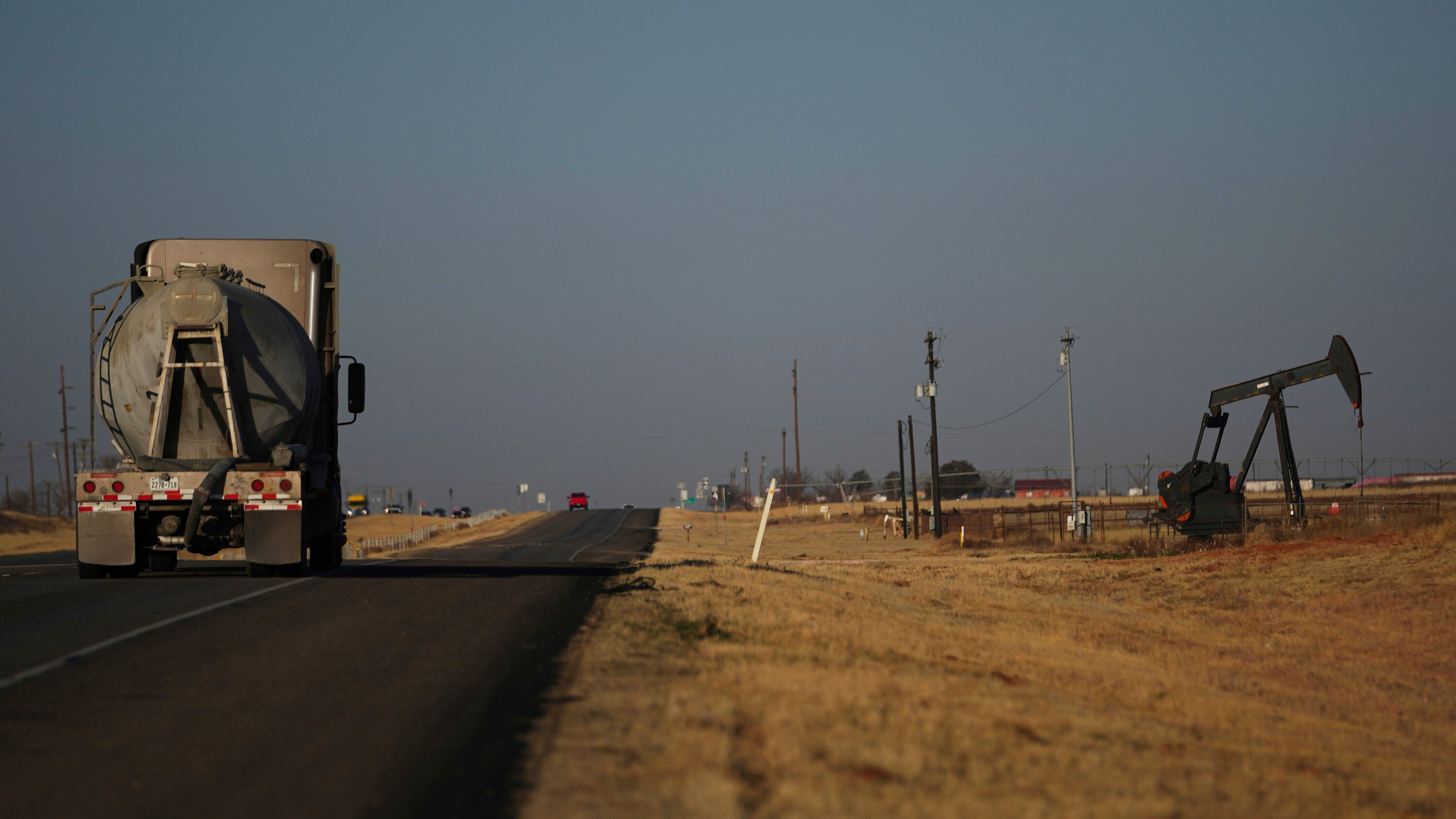 Trump Imposes Tariffs on Countries Selling Oil to Cuba